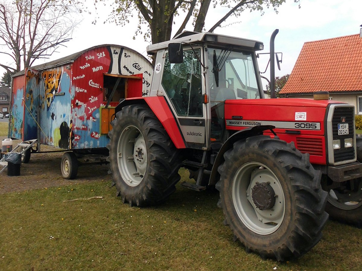 TRUST - Uebach-Palenberg Bauwagen - mobile Jugendarbeit